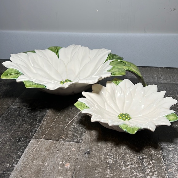 Accents | Rare Vintage Ceramic White Flower Shaped Bowls Large And ...